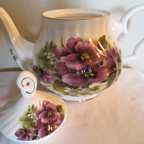 Gracie Teaware | Kitchen | Gracie Teapot And Creamer Purple Pansy ...